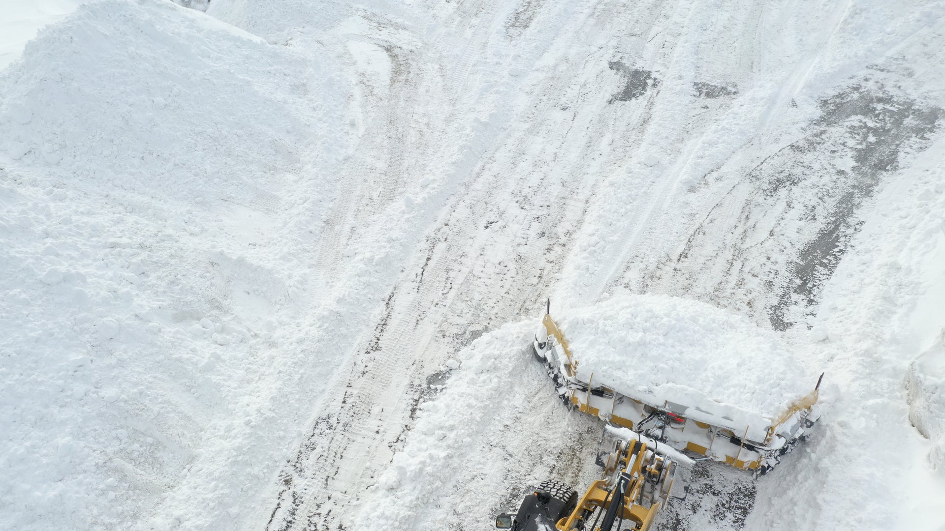 Storm Snow Services – Storm Equipment